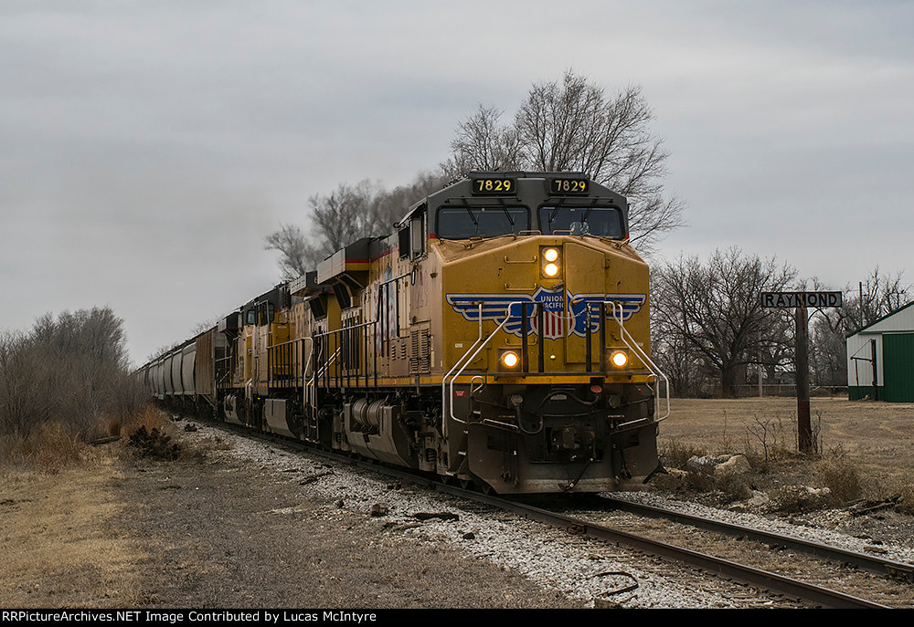 UP 7829 eastbound K&O loaded grain train